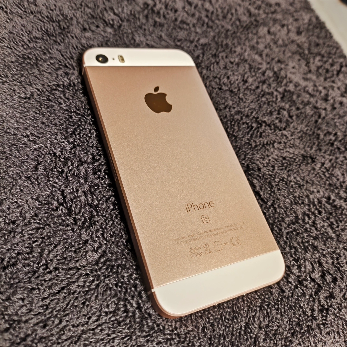 아이폰SE1 128GB 로즈골드 배터리100% 카메라무음 | 당산동2가 | 디지털기기 | 당근 중고거래