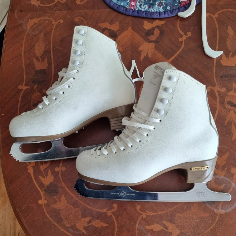 여성피겨스케이트 | 스포츠/레저 | 당근 중고거래