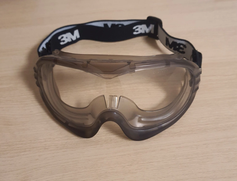 3M 고글 보안경 (안경위에 착용 가능) + 파우치 포함 | 삼양동 | 스포츠/레저 | 당근 중고거래