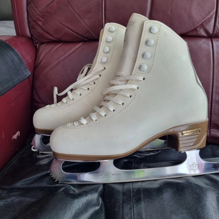 여성피겨스케이트 | 스포츠/레저 | 당근 중고거래