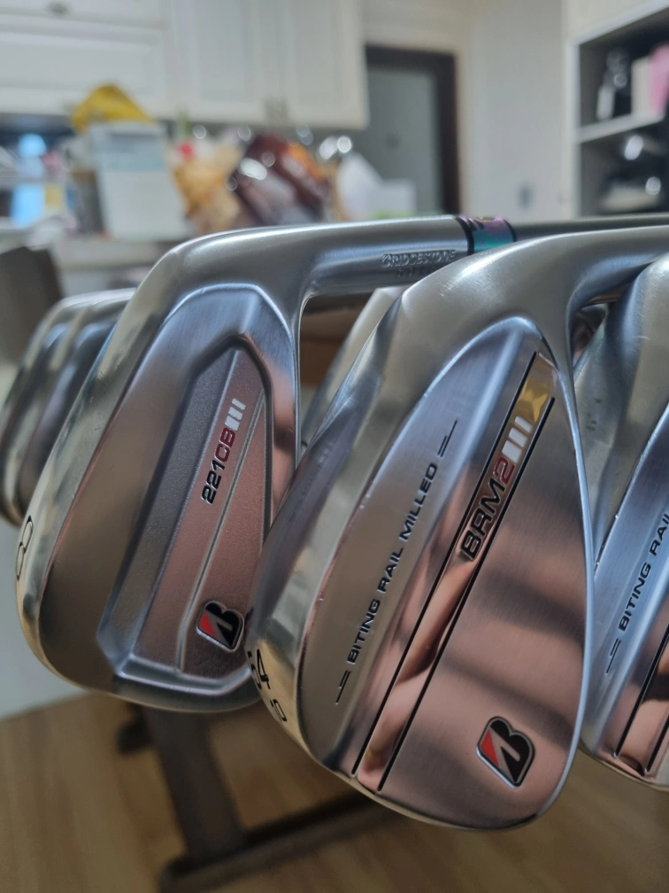 브릿지스톤 221cb 스틸파이버 아이언 웨지 판매합니다. 골프 타이틀리스트 t150 t200 v300 pxg 미즈노 | 초장동 | 스포츠/레저 | 당근 중고거래