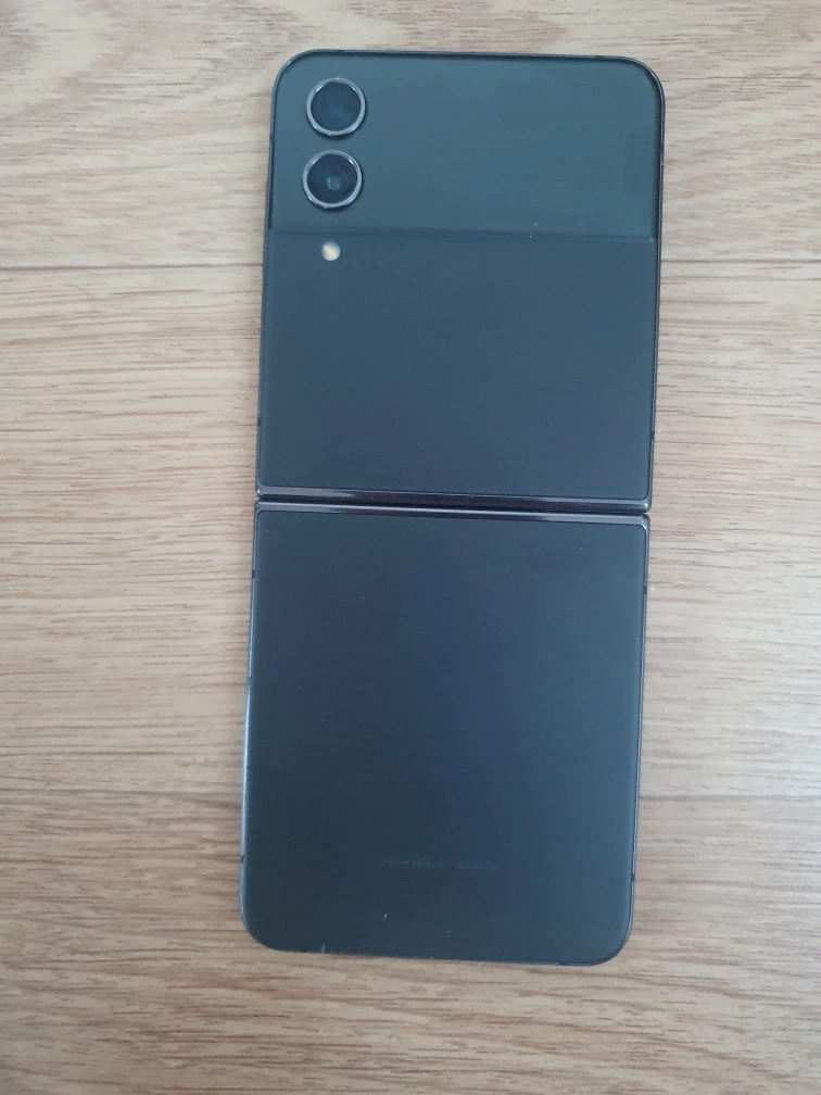 갤럭시 Z플립4 256g 블랙팝니다. | 다가동 | 디지털기기 | 당근 중고거래