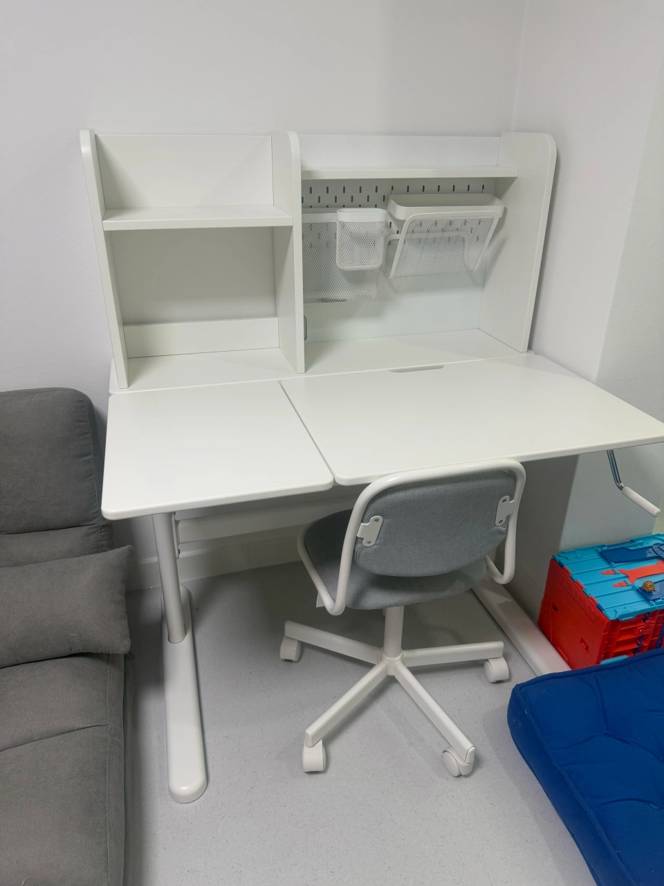 Ikea student table and chair 책상 | 이촌동 | 가구/인테리어 | 당근 중고거래