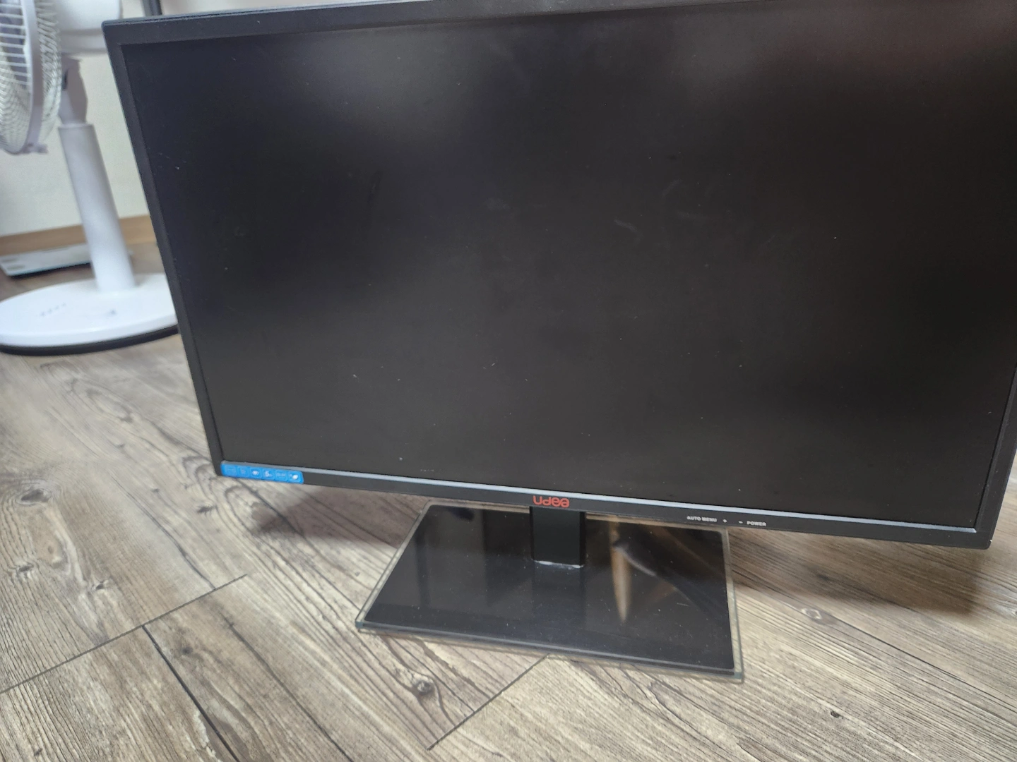 Udea LOOK 240 Si 게이밍 모니터 판매합니다 | 디지털기기 | 당근 중고거래