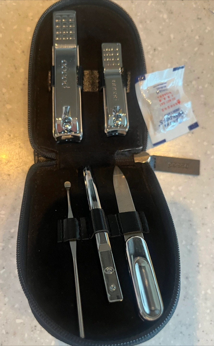 DOVO 네일케어 세트(미사용) | 뷰티/미용 | 당근 중고거래