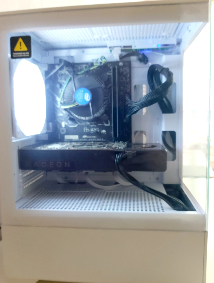 화이트 컴퓨터 본체 i5-9400F, RX570 및 세트 | 디지털기기 | 당근 중고거래