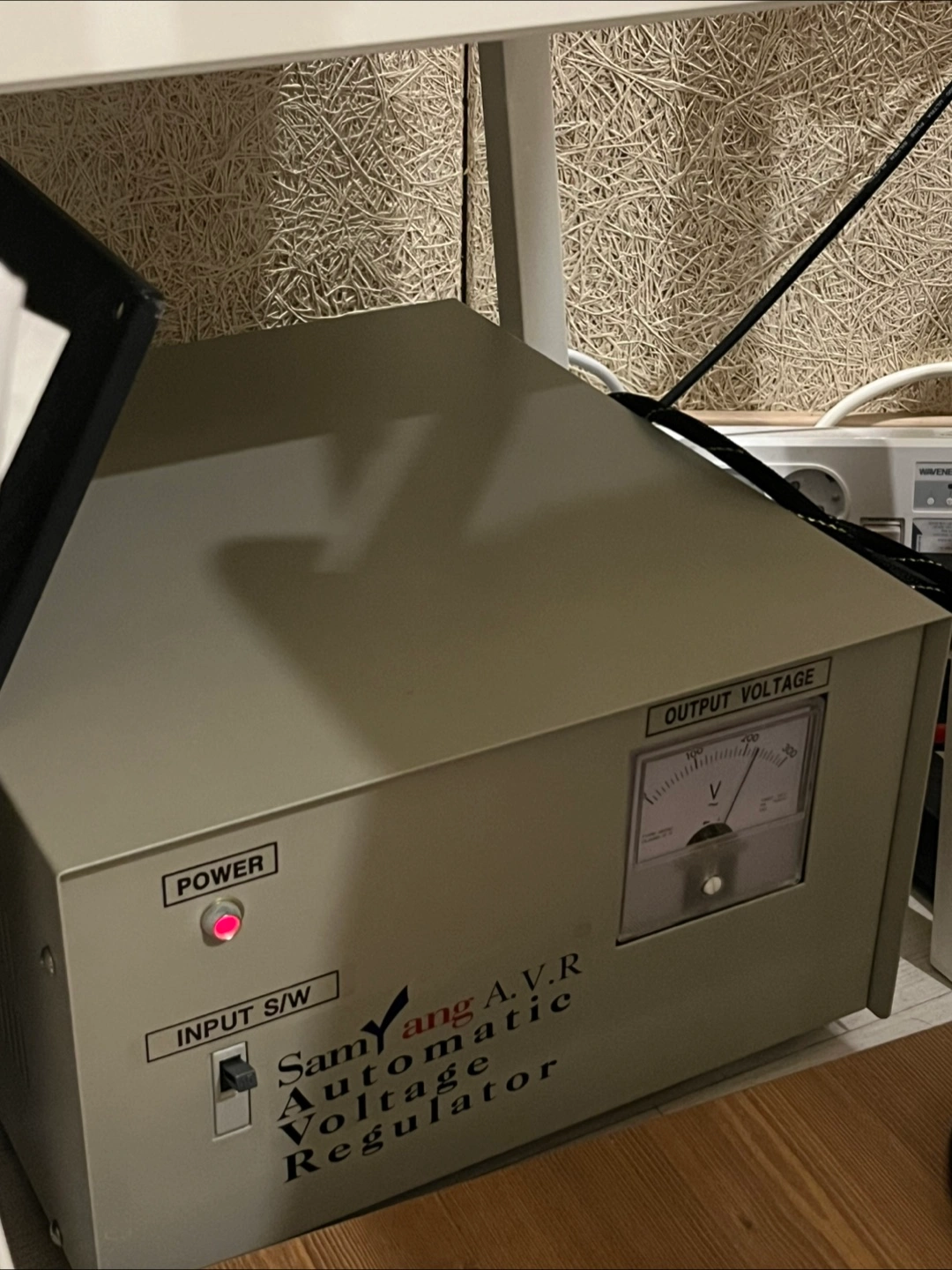 AVR 자동전압조정기 2K 복권형 | 생활가전 | 당근 중고거래