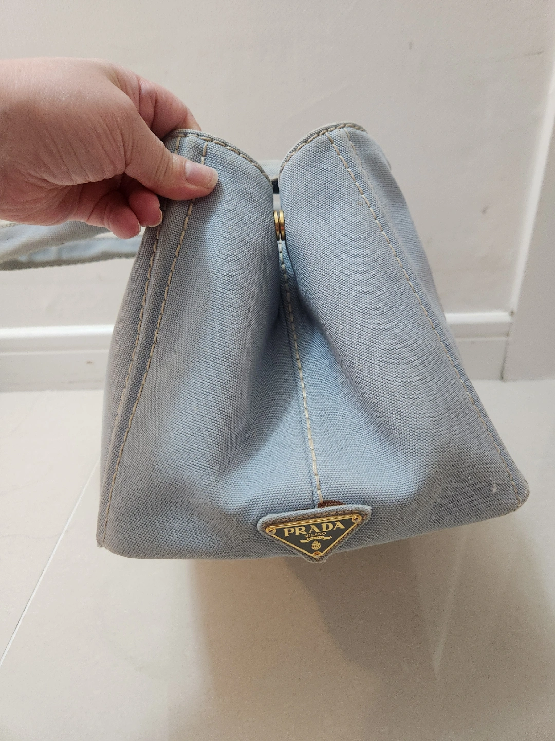 프라다 데님 토트백 | 여성잡화 | 당근 중고거래