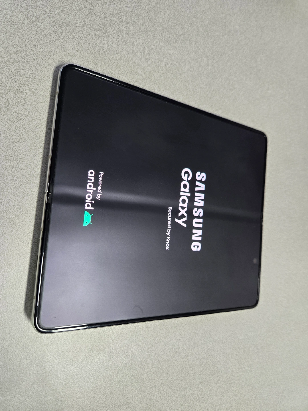 SKT 갤럭시 Z Fold5 512G 화이트 삼케플교환 무기스, 아이폰15 256 이상과 교환 가능(협의) | 디지털기기 | 당근 중고거래