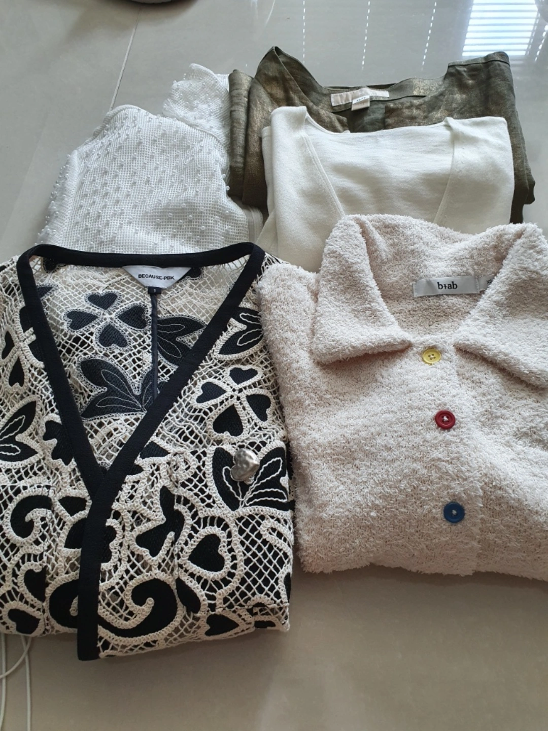 (새상품)100%울&가디건3종류(55싸이즈) | 여성의류 | 당근 중고거래