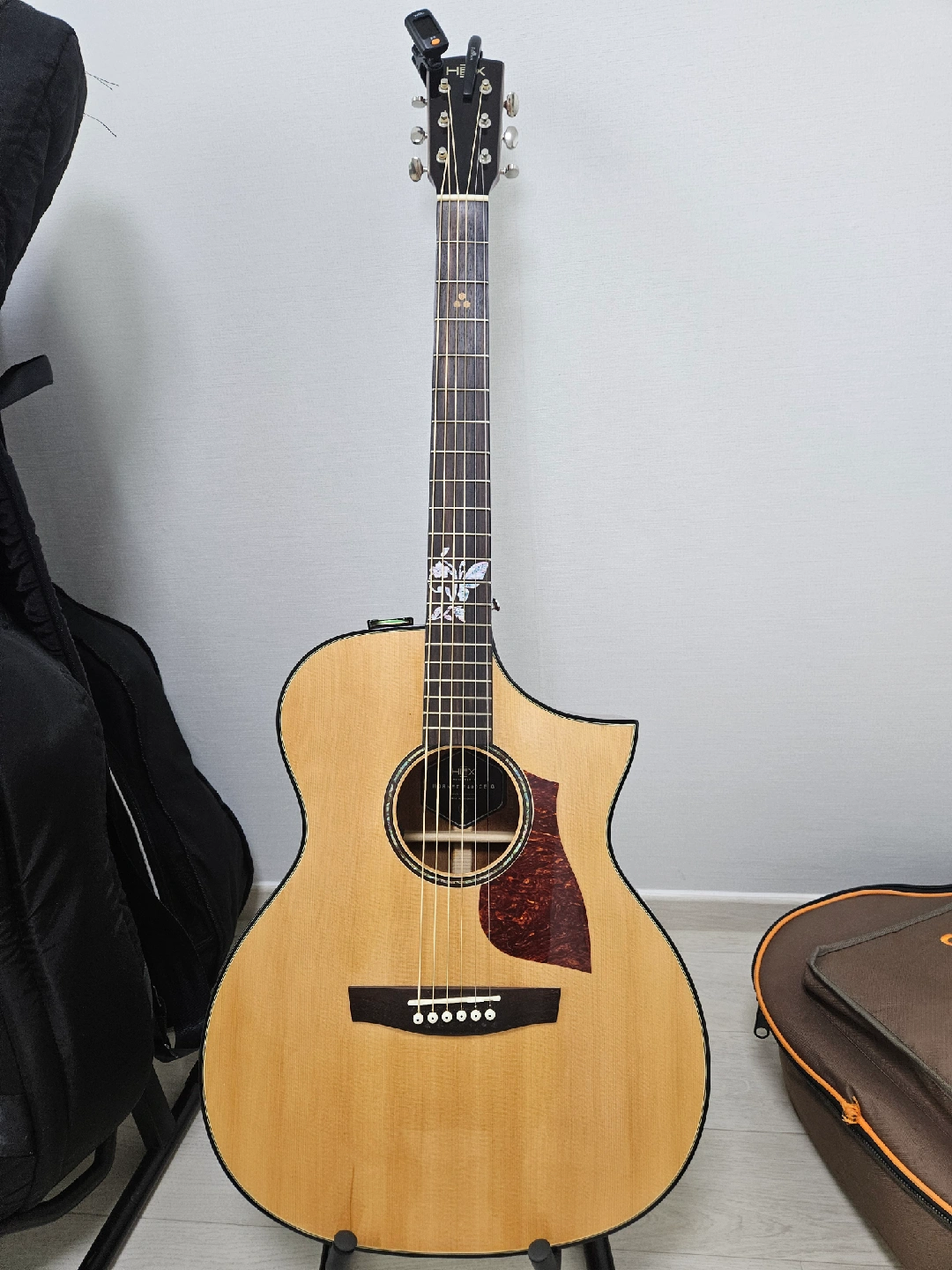 HEX Hornet F400CE G 탑백솔리드 픽업 기타 | 취미/게임/음반 | 당근 중고거래
