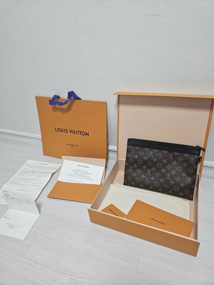 루이비통 포쉐트 투고 클러치 | 남성패션/잡화 | 당근 중고거래