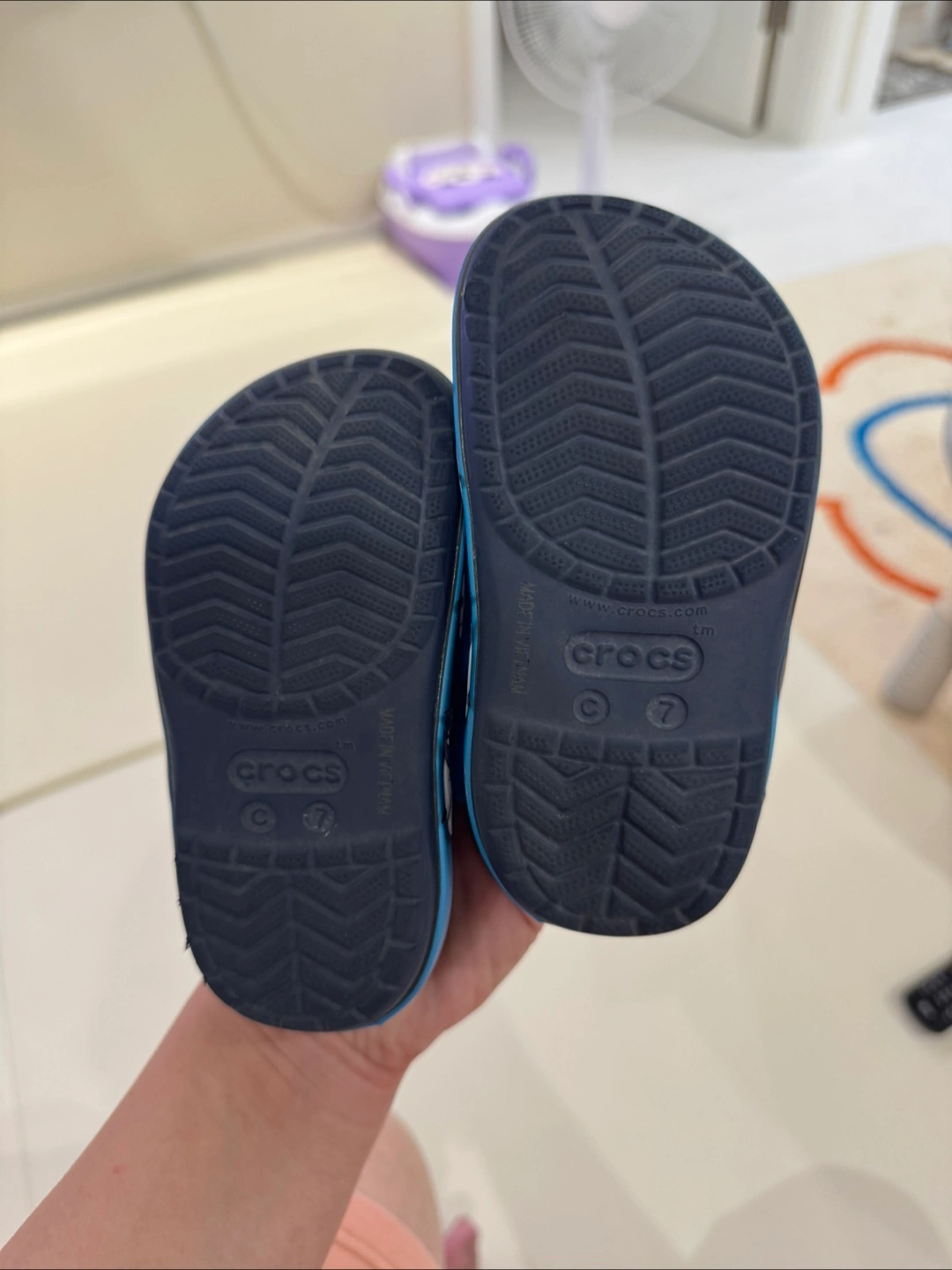 크록스 상어 클로그 C7 네이비 | 유아동 | 당근 중고거래