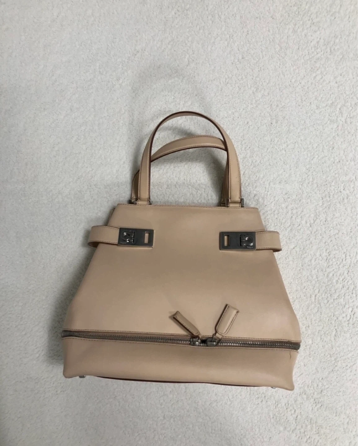 페라가모 토트백 베이지 AQ-21 1302 | 여성잡화 | 당근 중고거래