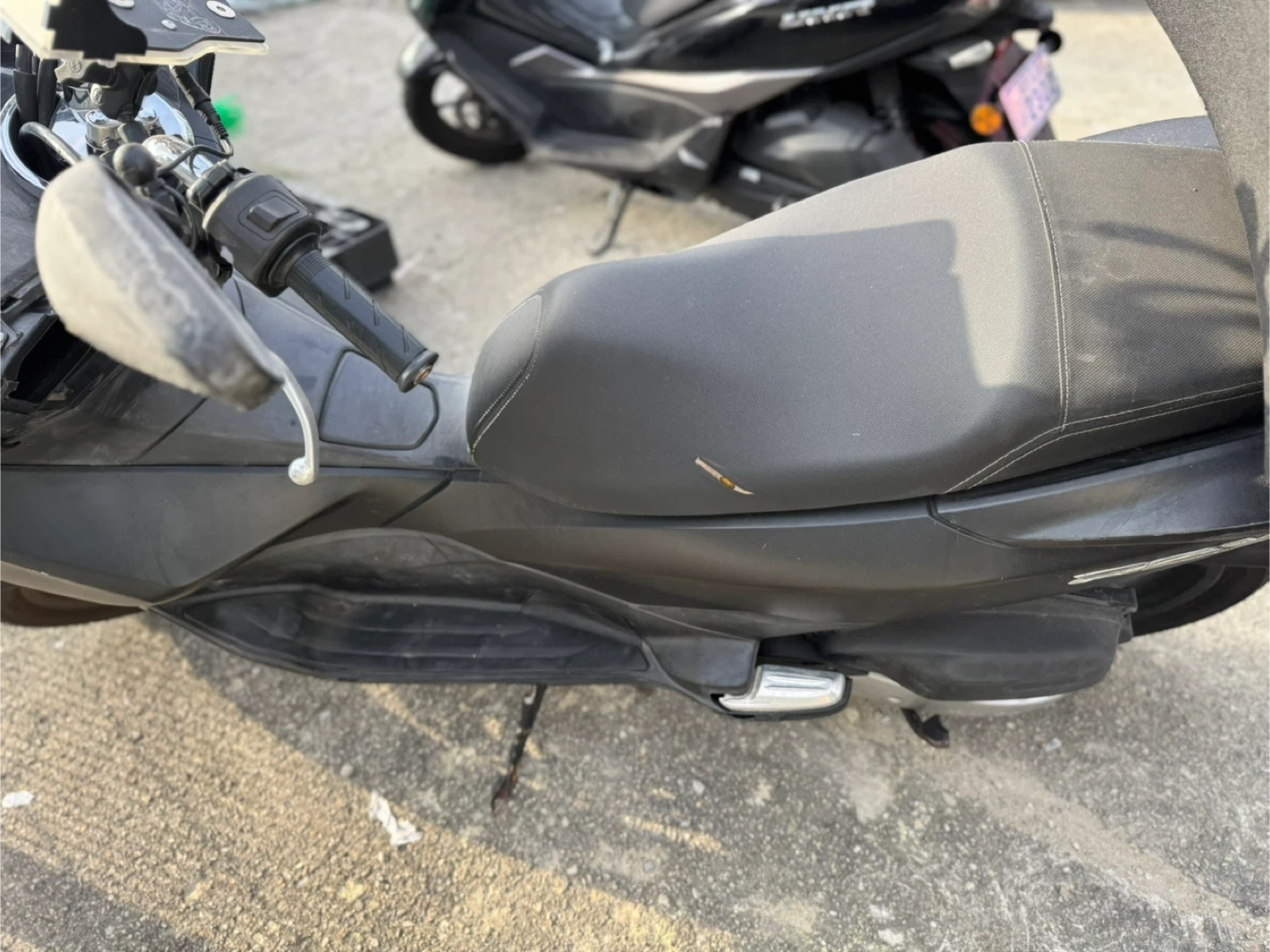 혼다 PCX 스쿠터 배달통 폰거치대 포함 | 스포츠/레저 | 당근 중고거래