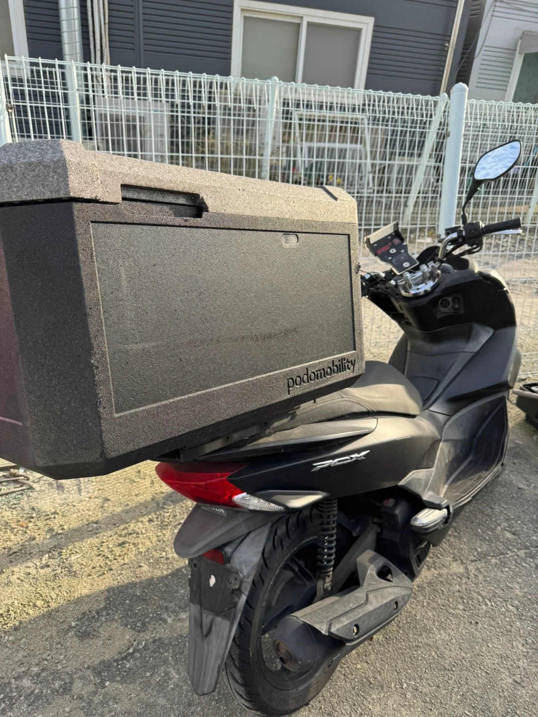 혼다 PCX 스쿠터 배달통 폰거치대 포함 | 스포츠/레저 | 당근 중고거래