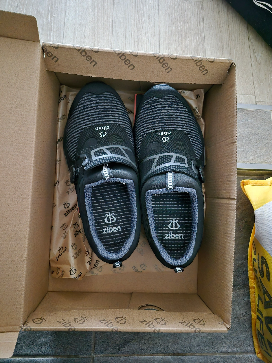 지벤 안전화 ZB-213 새상품 240mm(방수가능) | 스포츠/레저 | 당근 중고거래