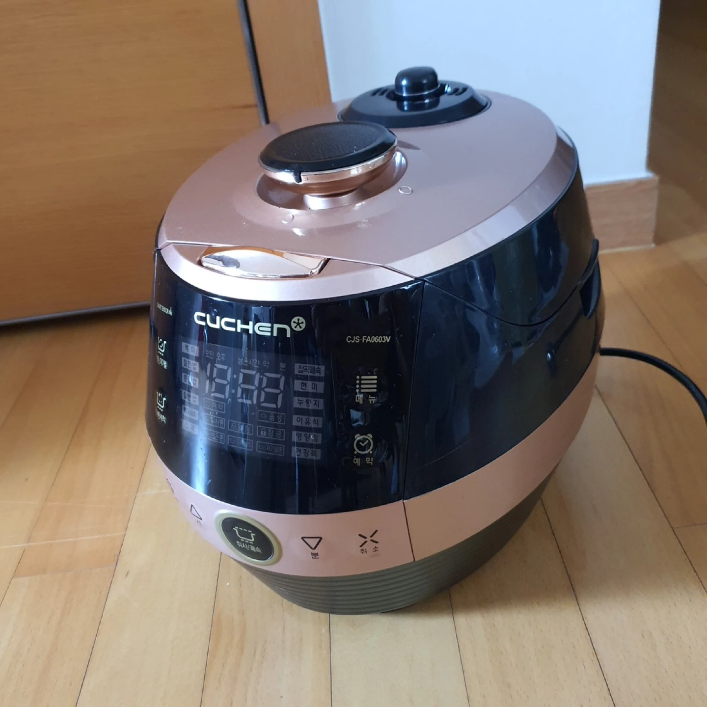 쿠첸 전기 보온 압력 밥솥 CJS-FA0603V 압력밥솥 밥 밥통 IH 트윈 프레셔 프레서 고압 쿠쿠 | 생활가전 | 당근 중고거래