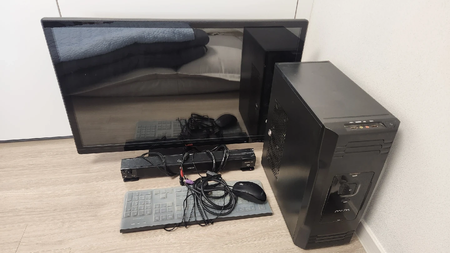 Udea 32인치 모니터 + i5-2500 데스크탑 컴퓨터 풀셋입니다. | 디지털기기 | 당근 중고거래