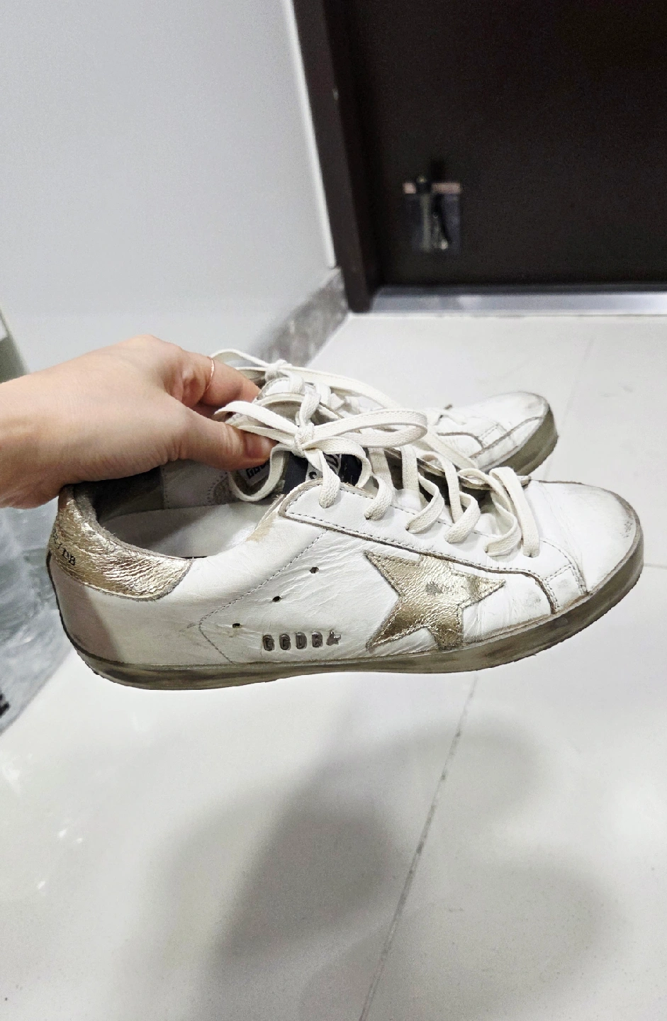 골든구스 슈퍼스타 흰/금 스니커즈 37(240) | 남성패션/잡화 | 당근 중고거래