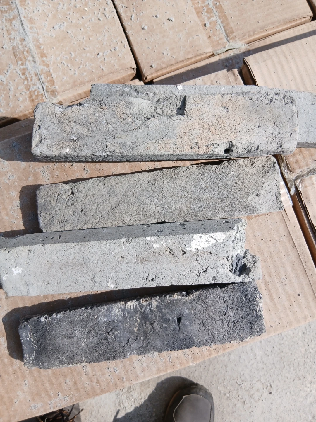 청고 파벽돌 30개 1박스 (240x55x23T) | 가구/인테리어 | 당근 중고거래