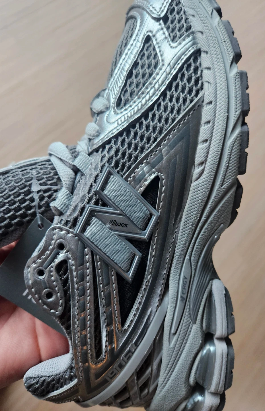 뉴발란스 M1906REH 남여공용 각1 실버그레이 245mm / 검정 260mm | 여성잡화 | 당근 중고거래