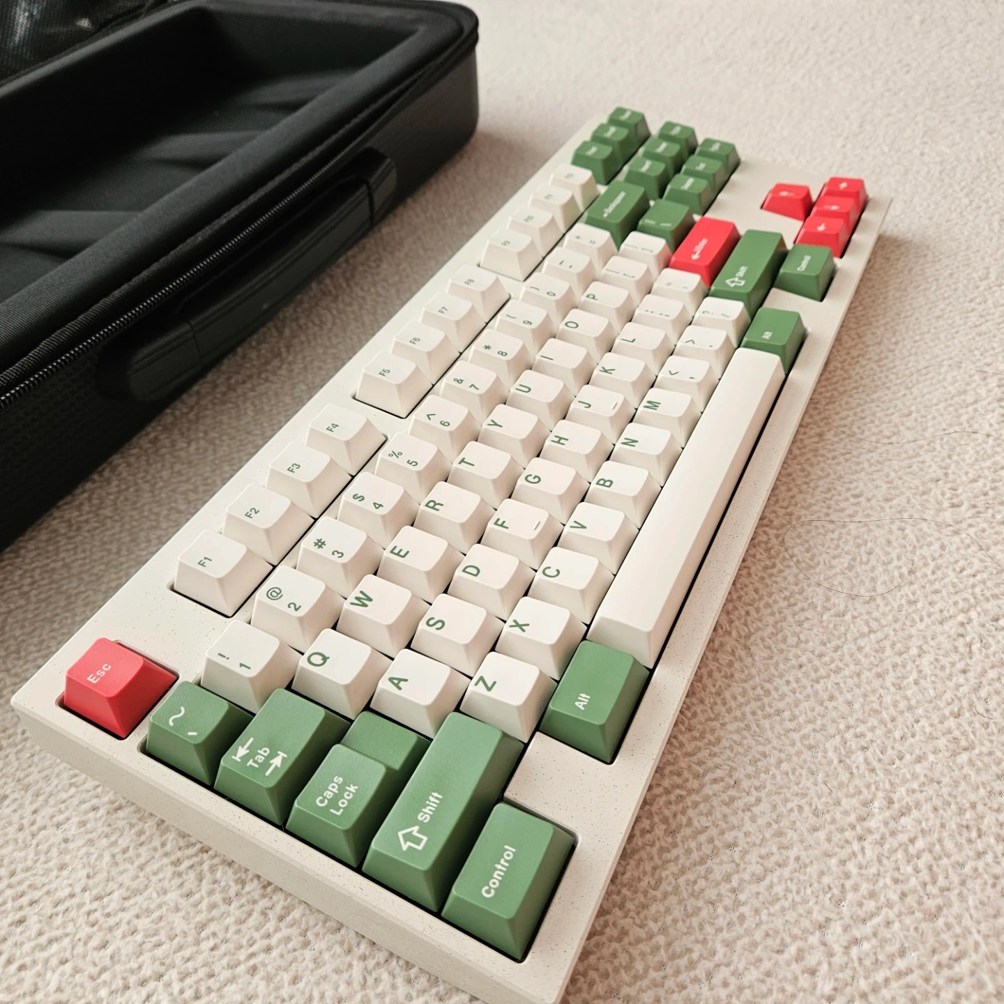 f2-84 제네시스 8k RGB 쿠앤크 키보드 판매합니다. | 디지털기기 | 당근 중고거래