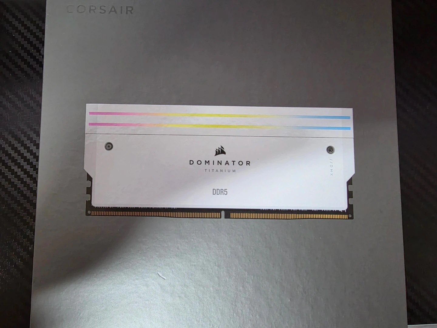 새제품)커세어 Dominator Titanium DDR5 6000 cl30 64gb 32Gx2 화이트 | 디지털기기 | 당근 중고거래