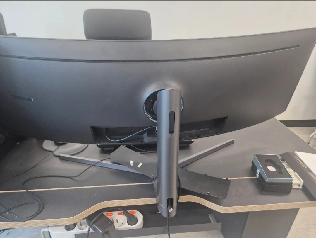 삼성 커브드 모니터 C49HG90DMK 49인치 | 디지털기기 | 당근 중고거래