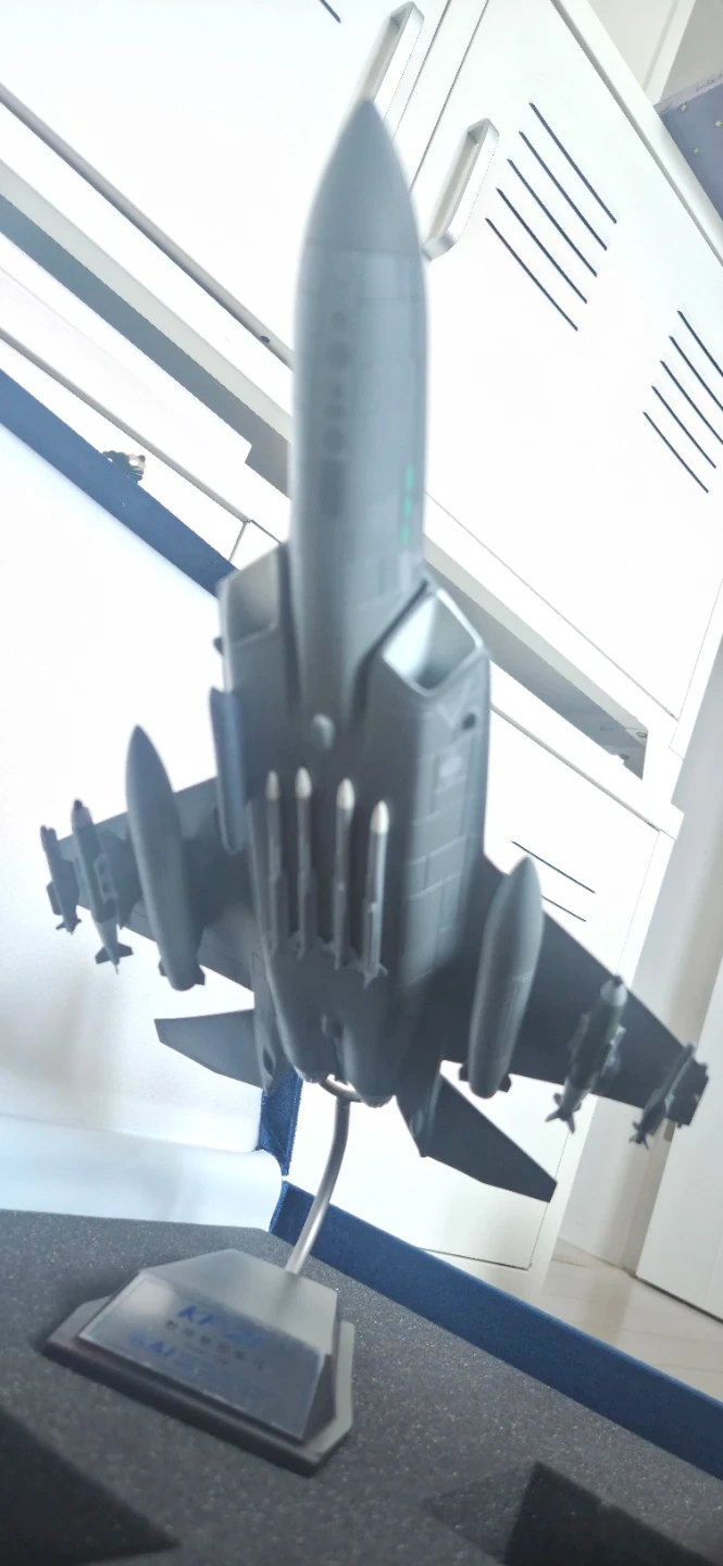 KAI KF-21 전투기 모형 | 취미/게임/음반 | 당근 중고거래