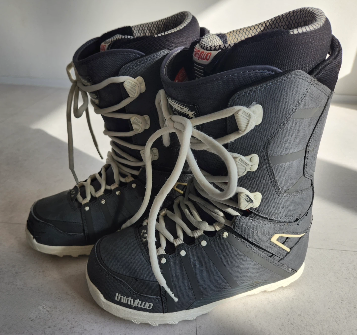 Thirty Two 스노우보드 부츠(막데크, 바인딩, 가방무료) | 스포츠/레저 | 당근 중고거래