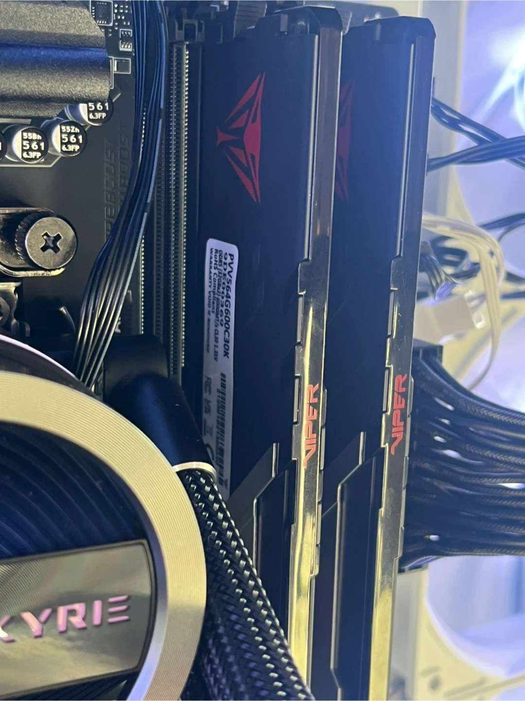패트리어트 Patriot DDR5 6000 cl30 32 x 2 64Gb 램 판매합니다 | 디지털기기 | 당근 중고거래