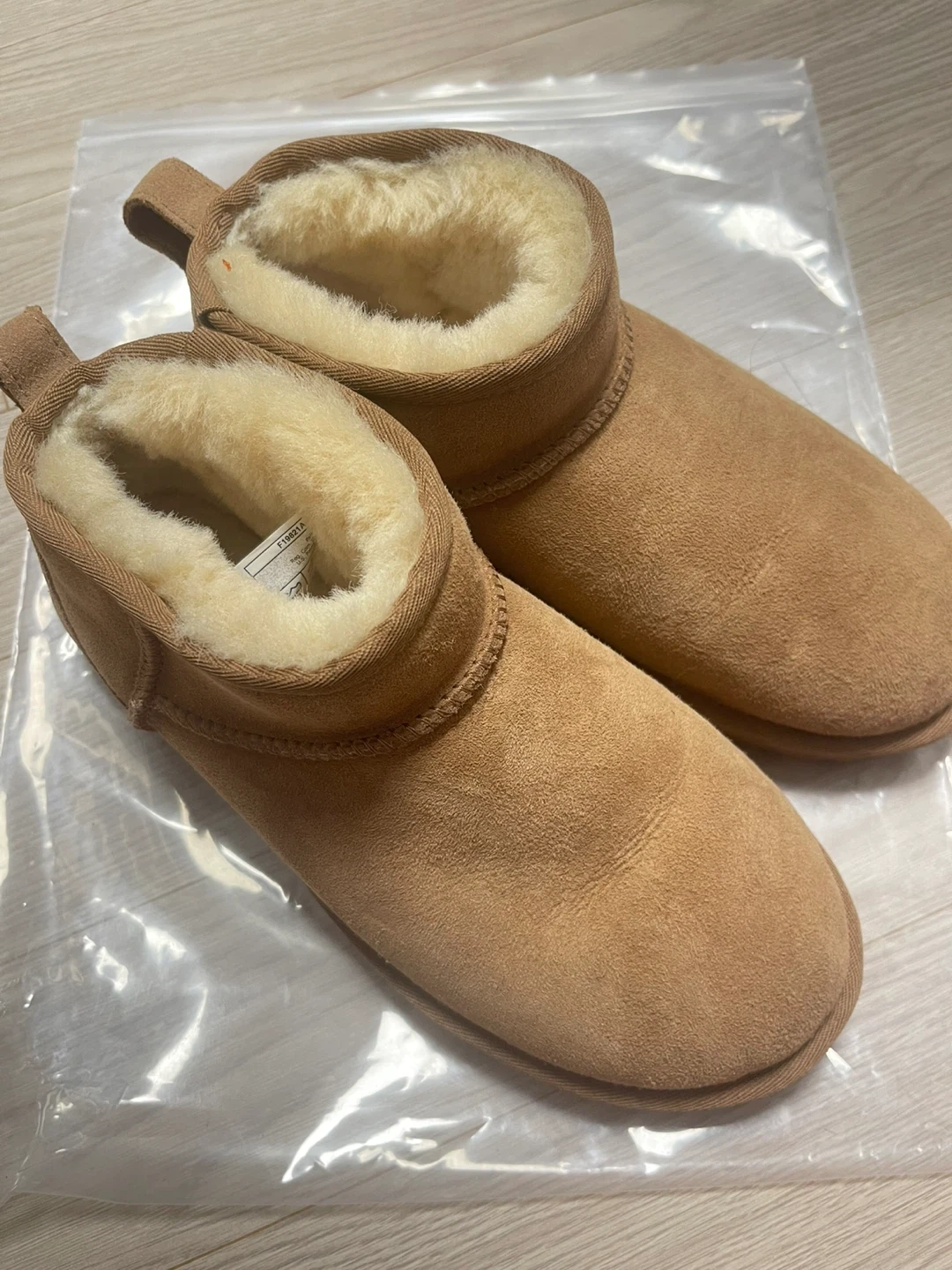 UGG 어그 클래식 울트라미니 부츠 US7 (240mm) | 여성잡화 | 당근 중고거래
