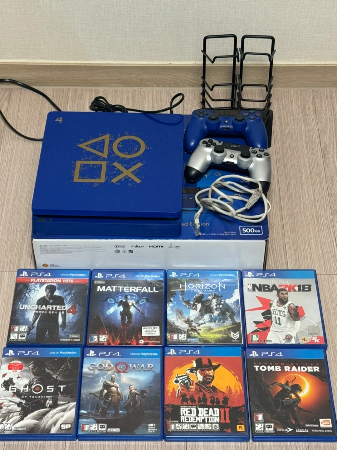 PS4 화이트 본체 + 듀얼쇼크 2개 + cd8개 | 취미/게임/음반 | 당근 중고거래