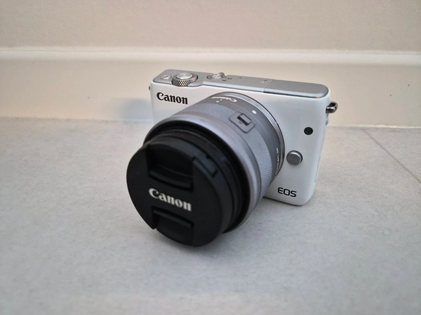 캐논 EOS M10 미러리스 카메라 (색상 화이트) | 디지털기기 | 당근 중고거래