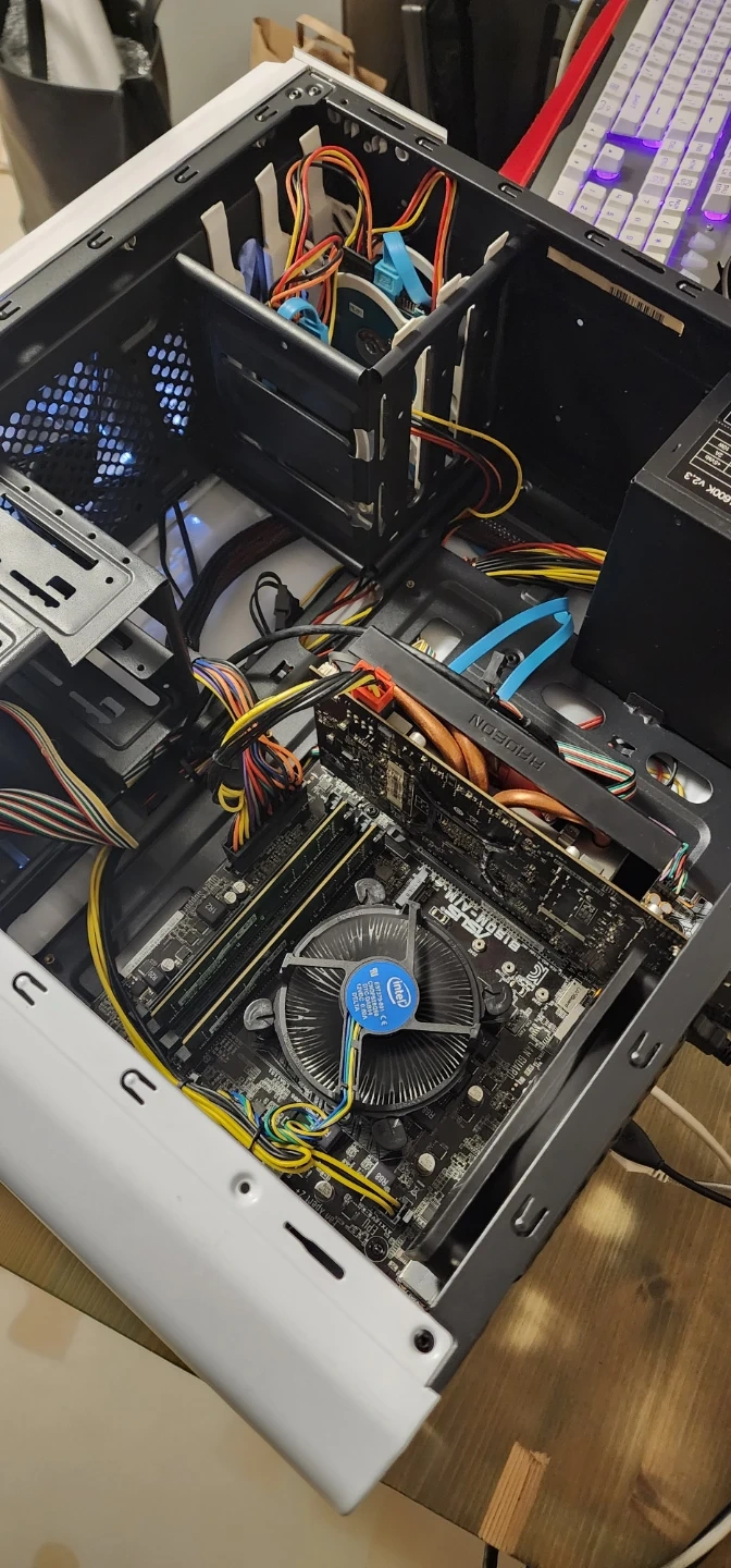 NCORE 화이트 미들타워 PC 본체 RX 570 4GB 게이밍 | 디지털기기 | 당근 중고거래