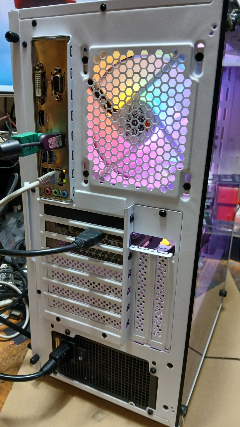 화이트 RGB 게이밍 PC 본체 | 디지털기기 | 당근 중고거래