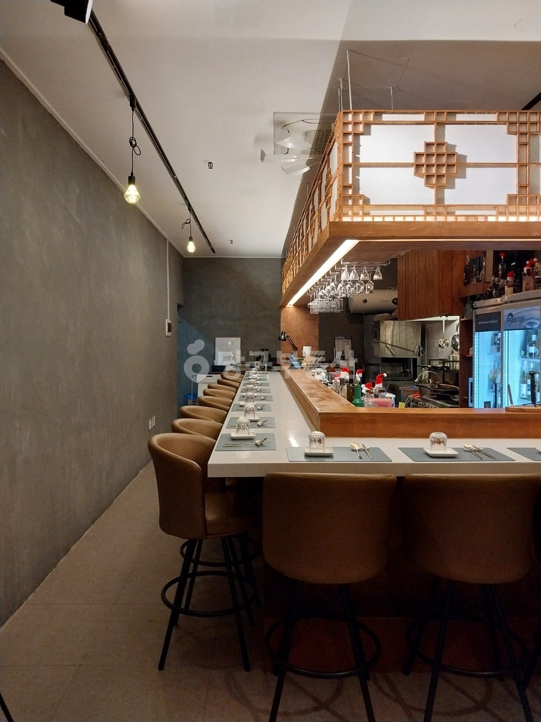 월세 1,000 / 90 | 당근 부동산