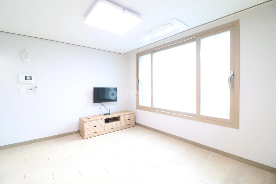 신제주초인근.남향.에어컨2대.엘베O 월세 300 / 62 | 당근 부동산