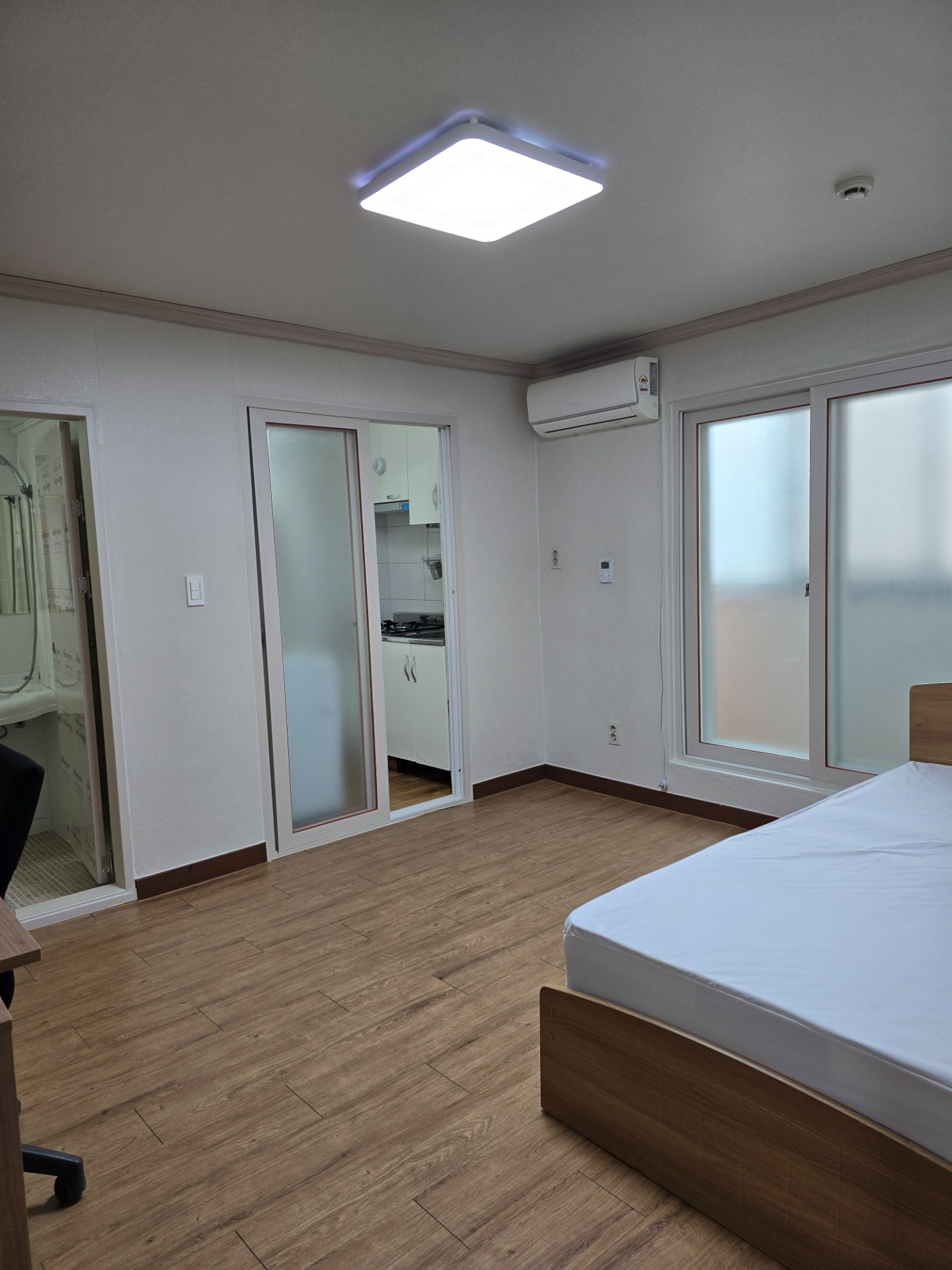 전북대 병원 바로 앞_의대 도보 3분, 간호대 7분 월세 100 / 28 | 당근 부동산