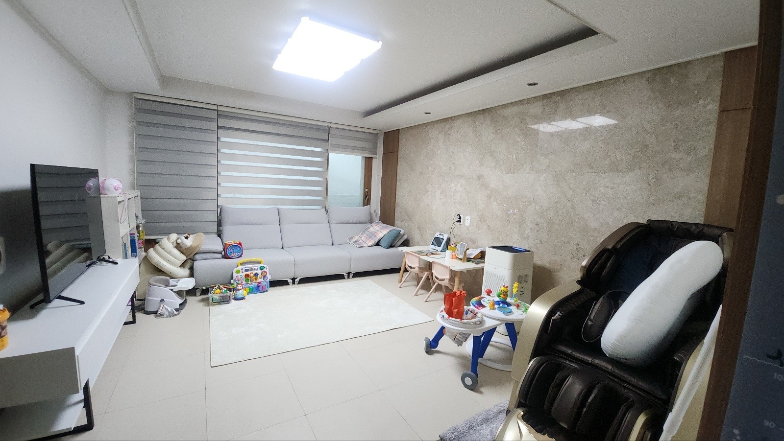 롯데마트 은행 한라병원차량 5분거리 제주국제공항차량 10분거리등 주변인프라 최상 매매 4억 3000 당근 부동산