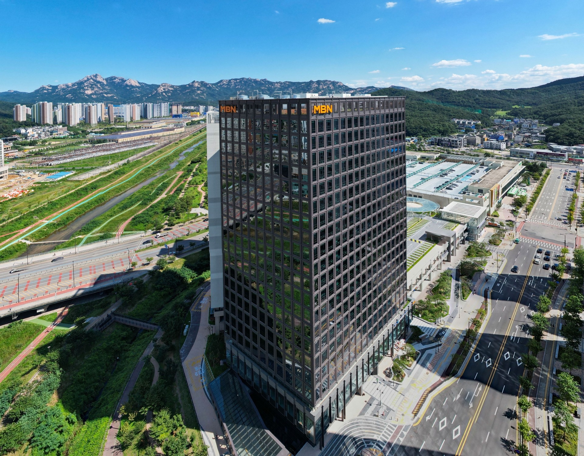 MBN 미디어센터 건물내 삼송역 도보3분 컷 오피스 월세 5,000 / 513 | 당근 부동산